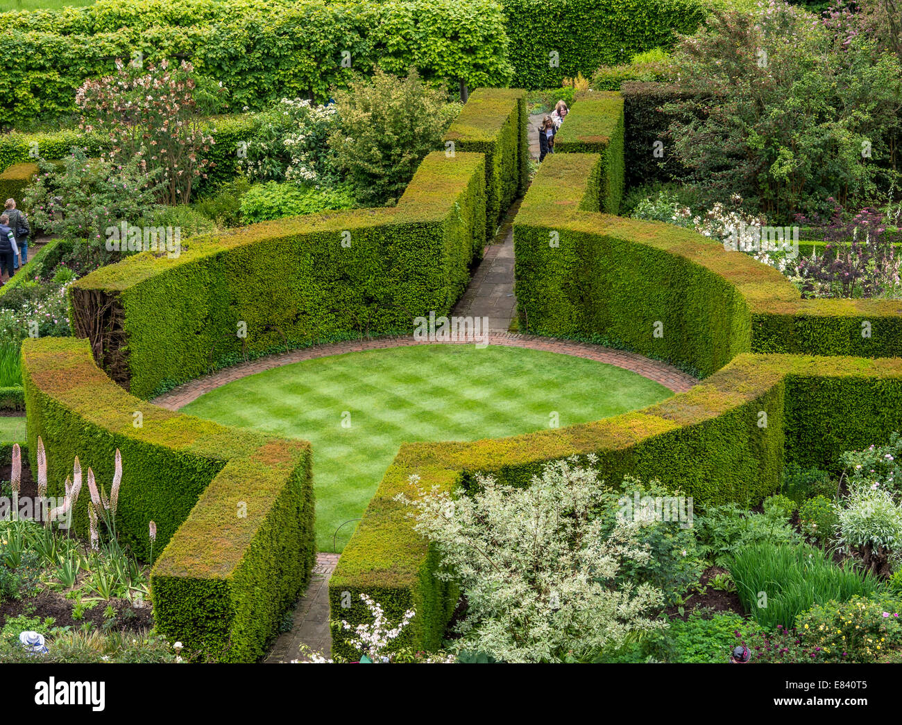 Rondel in the Rose Garden at Sissinghurst Castle, Kent, England, United ...