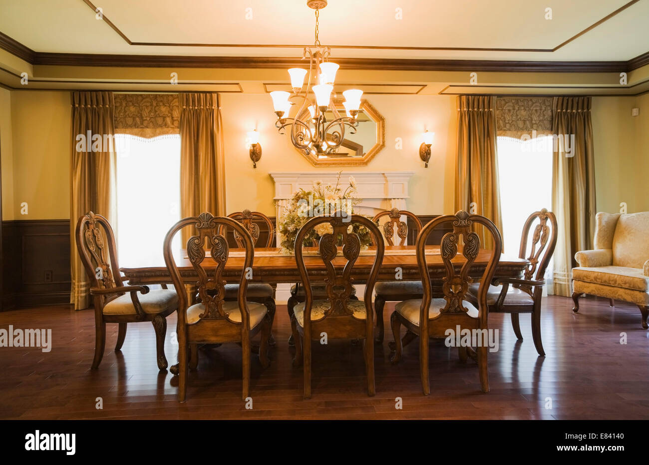 Old fashioned dining table hi-res stock photography and images - Alamy