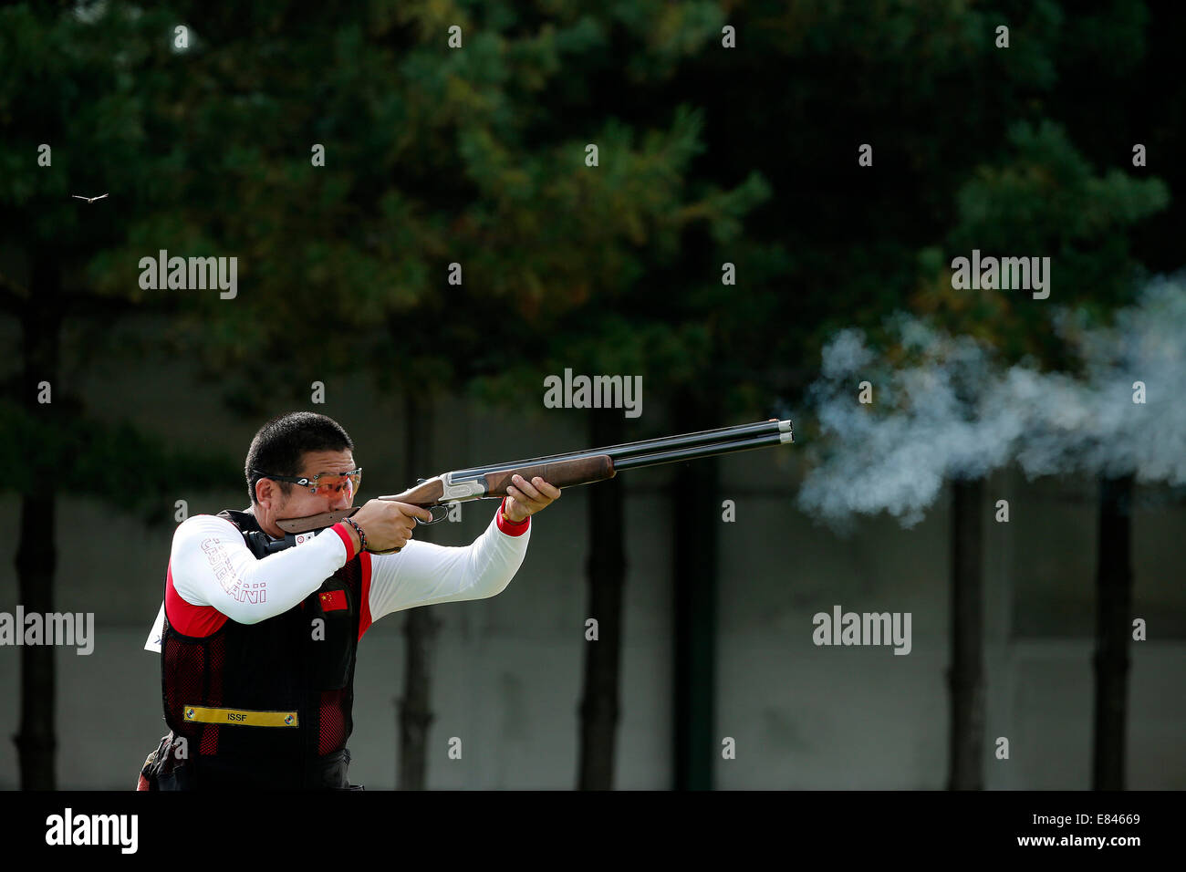 Incheon, South Korea. 30th Sep, 2014. Jin Di of China competes during ...