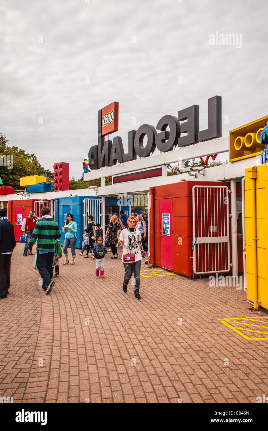 Legoland windsor sign hi-res stock photography and images - Alamy