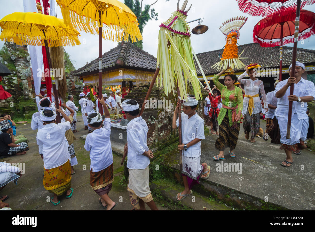 Balinese family hi-res stock photography and images - Alamy