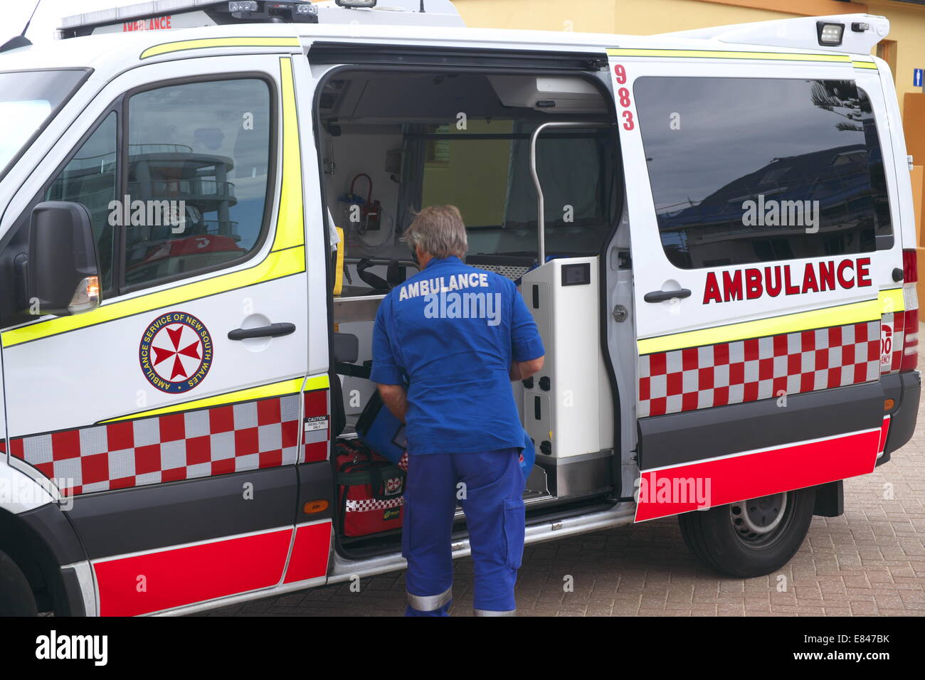 Nsw Ambulance High Resolution Stock Photography and Images - Alamy