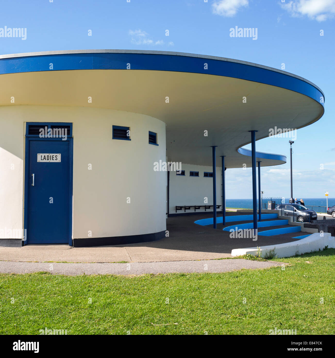 Architecture Art Deco kidney shaped toilet block and paddling pool at ...