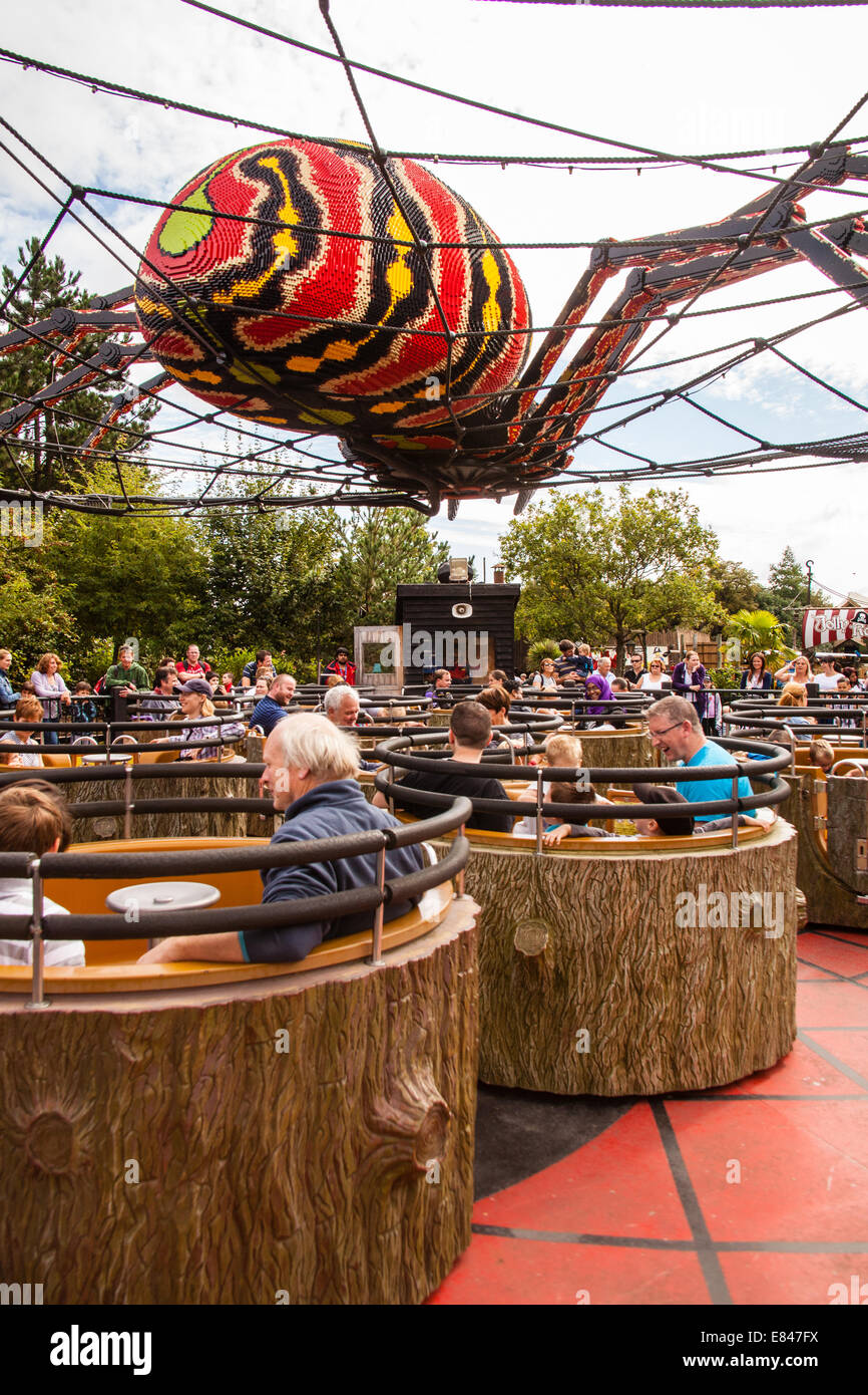 Spinning Spider a spinning tea-cups style ride, Legoland Windsor ...