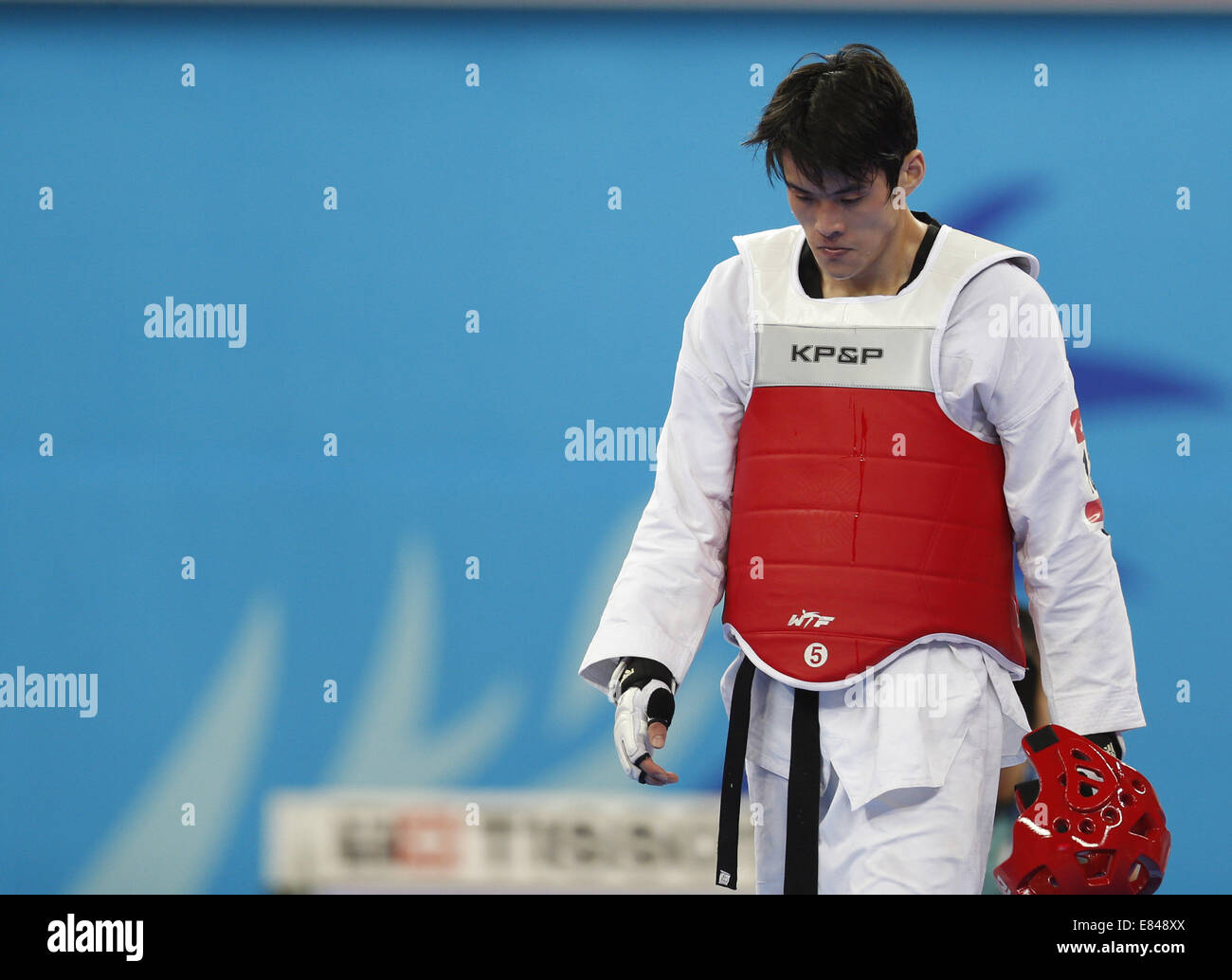 Incheon, South Korea. 30th Sep, 2014. Chen Linglong of China reacts ...