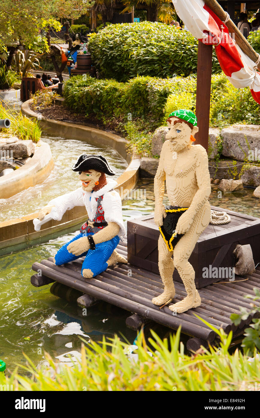 Family log flume hi-res stock photography and images - Alamy Family log flume hi-res stock photography and images - Alamy