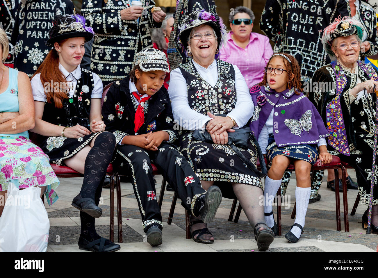 The London Pearly Kings & Queens Society Costermongers Harvest Festival ...