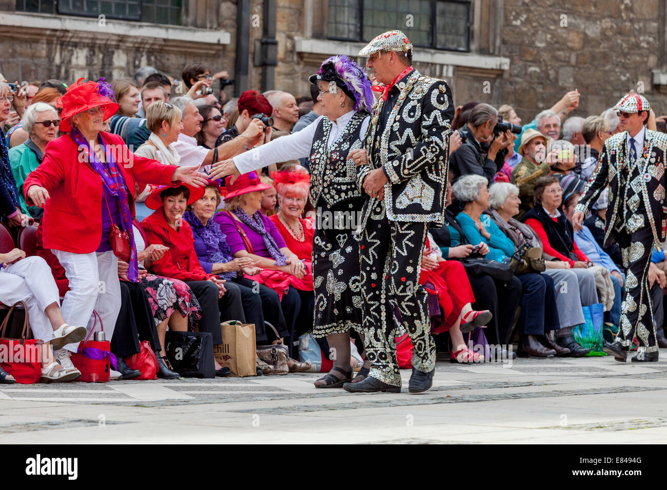 The London Pearly Kings & Queens Society Costermongers Harvest Festival ...