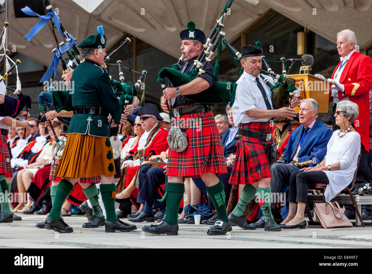 The Green Hackle Pipe Band Perform At The London Pearly Kings & Queens ...