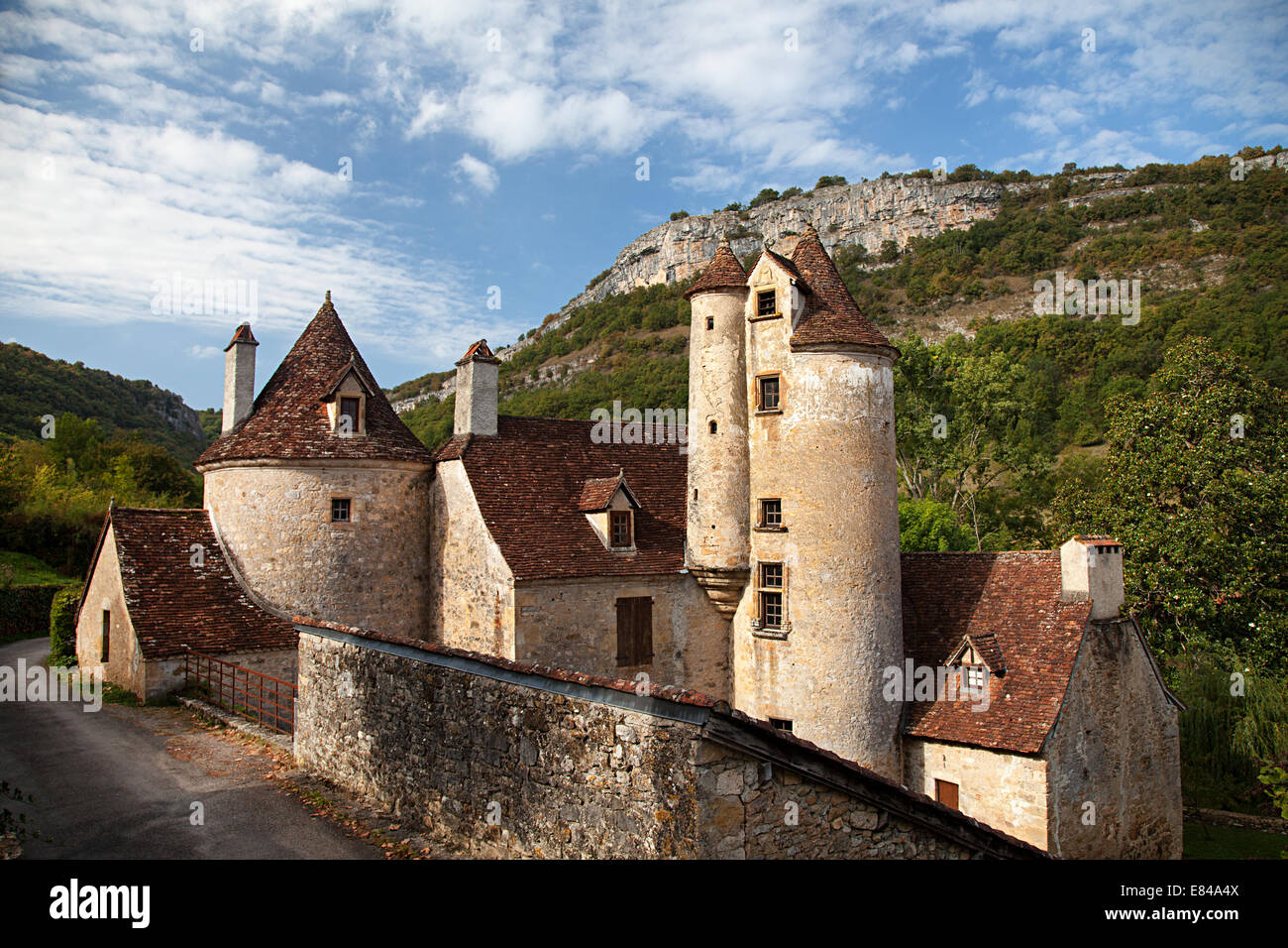 Castle in autoire, dordogne, france Stock Photo - Alamy