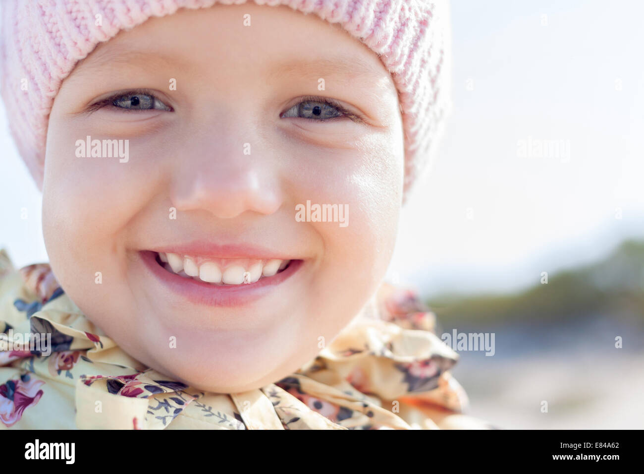 child happy smile little girl close up outdoor Stock Photo - Alamy