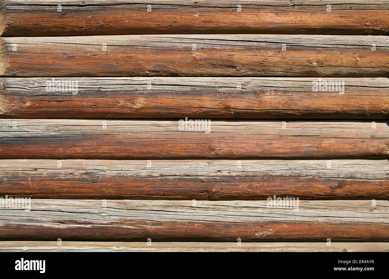 Wooden wall of a loghouse for background Stock Photo - Alamy