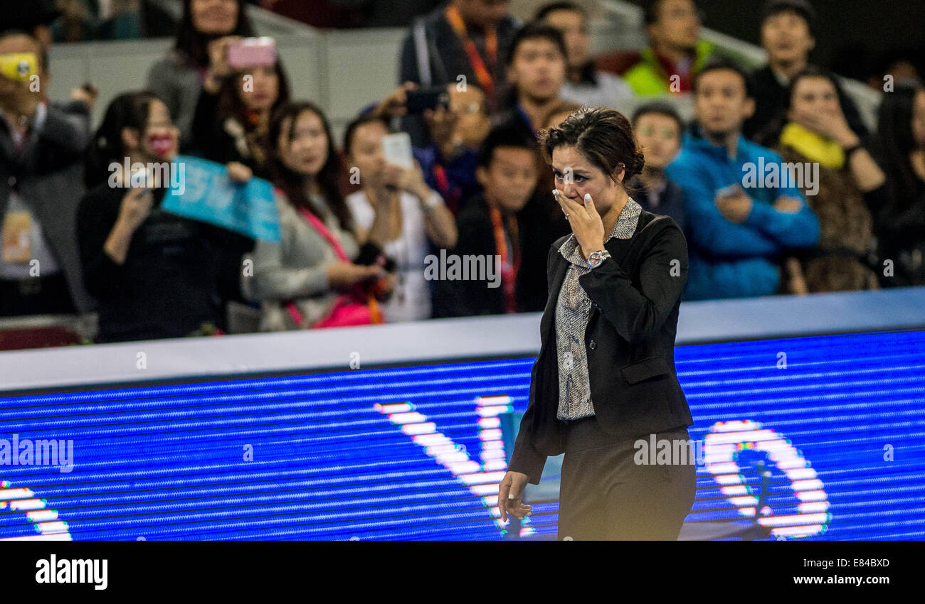 Beijing, China. 30th Sep, 2014. Chinese tennis player Li Na cries as ...