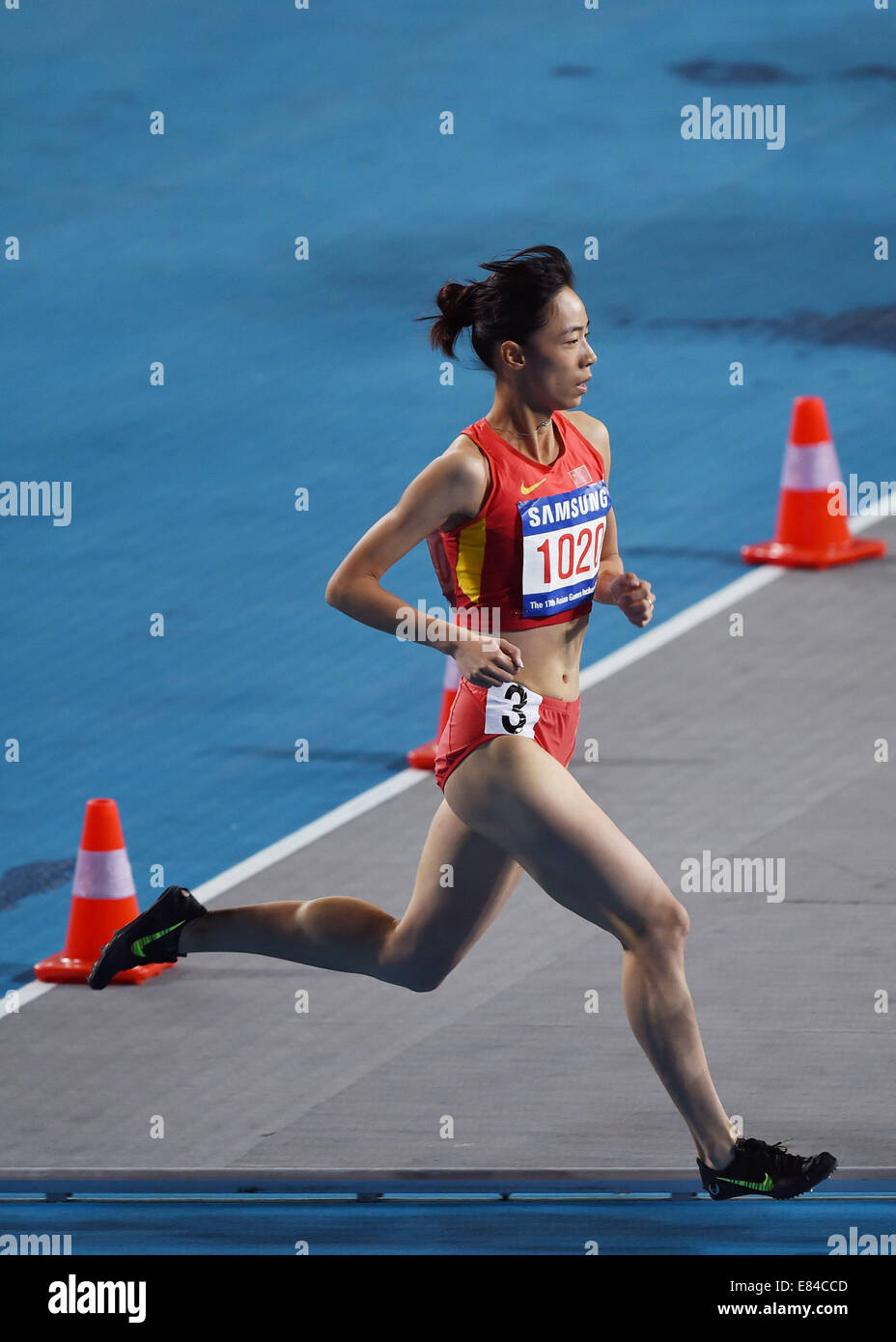 Incheon, South Korea. 30th Sep, 2014. Zhao Jing of China runs during ...