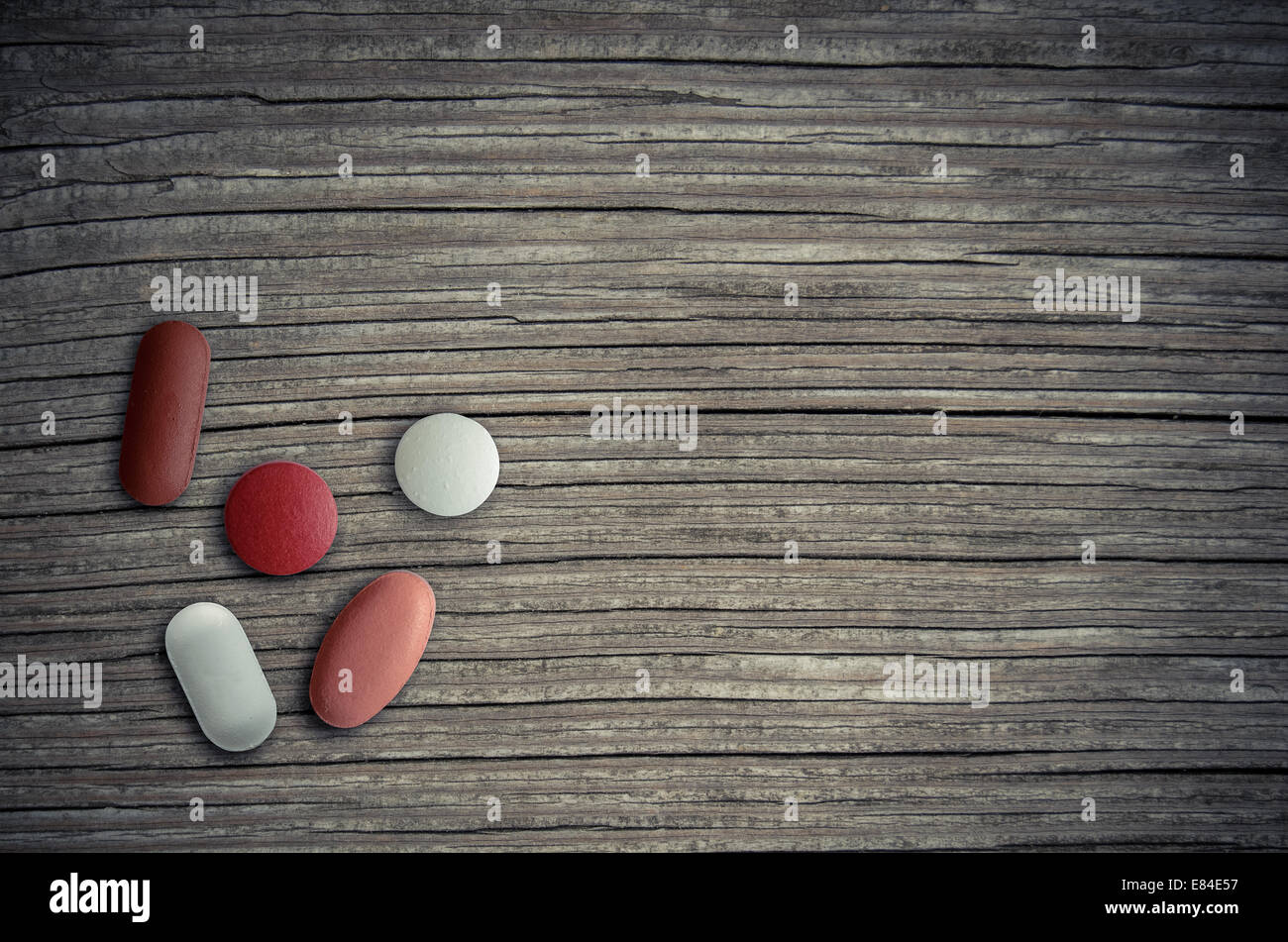 Drugs on a table hi-res stock photography and images - Alamy