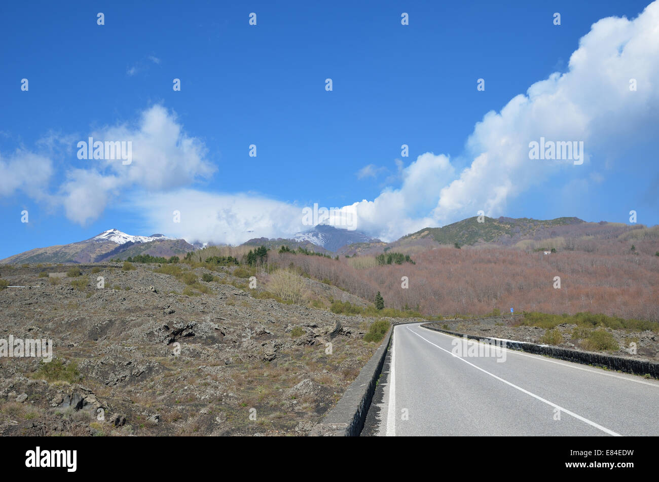 Road with slope hi-res stock photography and images - Alamy