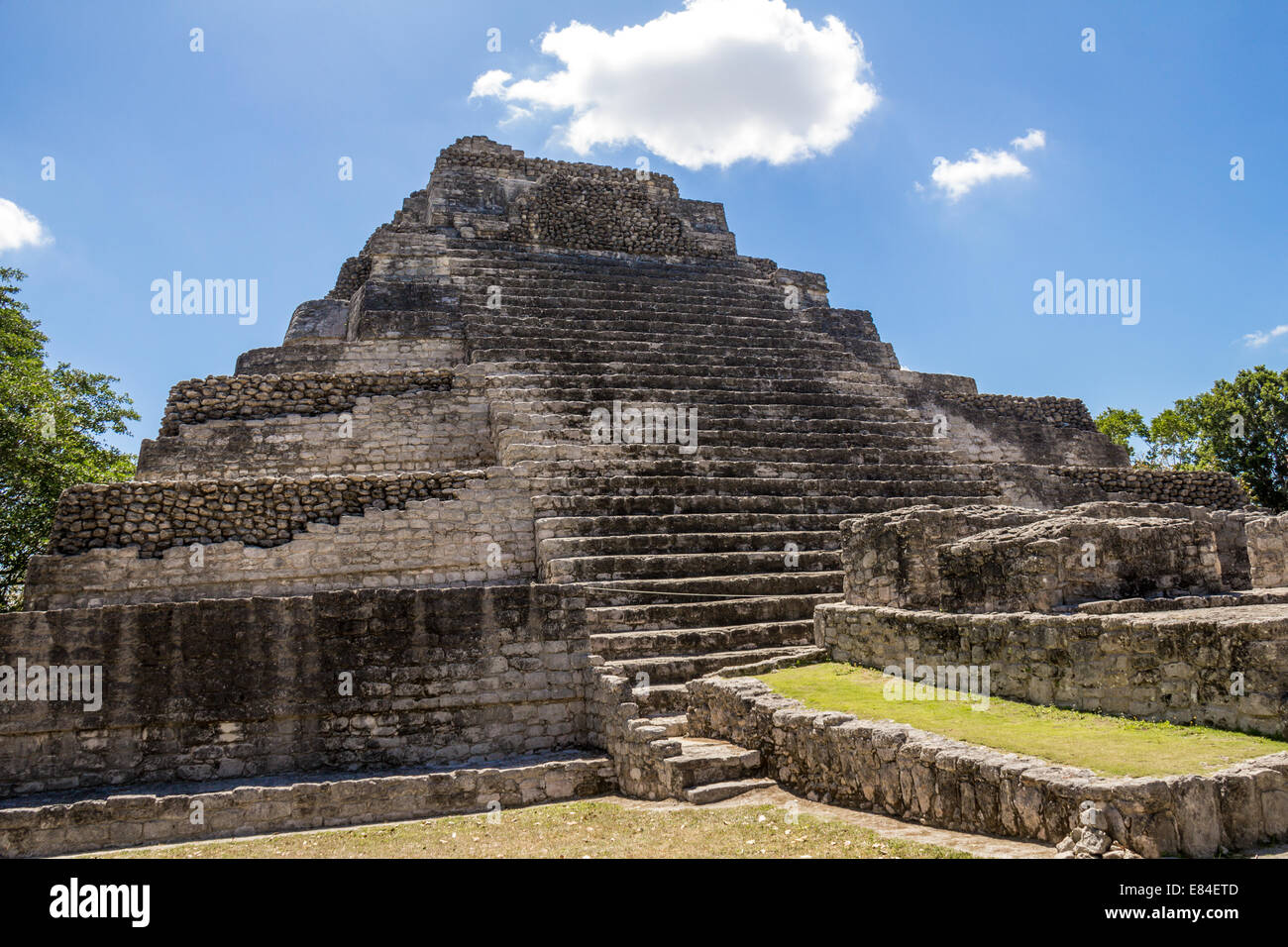 Chacchoben mayan ruins hi-res stock photography and images - Alamy