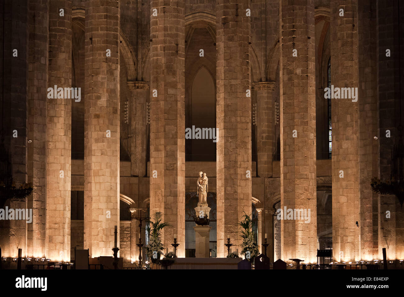 Altar and pillars in Gothic interior of the Basilica of Santa Maria del ...