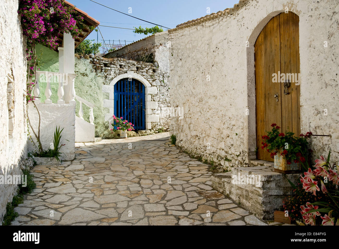 Typical greek house hi-res stock photography and images - Alamy