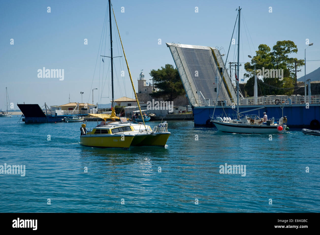 The connection to the island of Levkas with the mainland in Greece ...