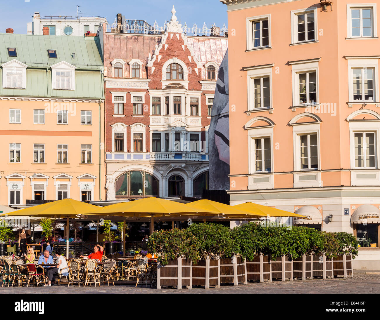 Dome square hi-res stock photography and images - Alamy