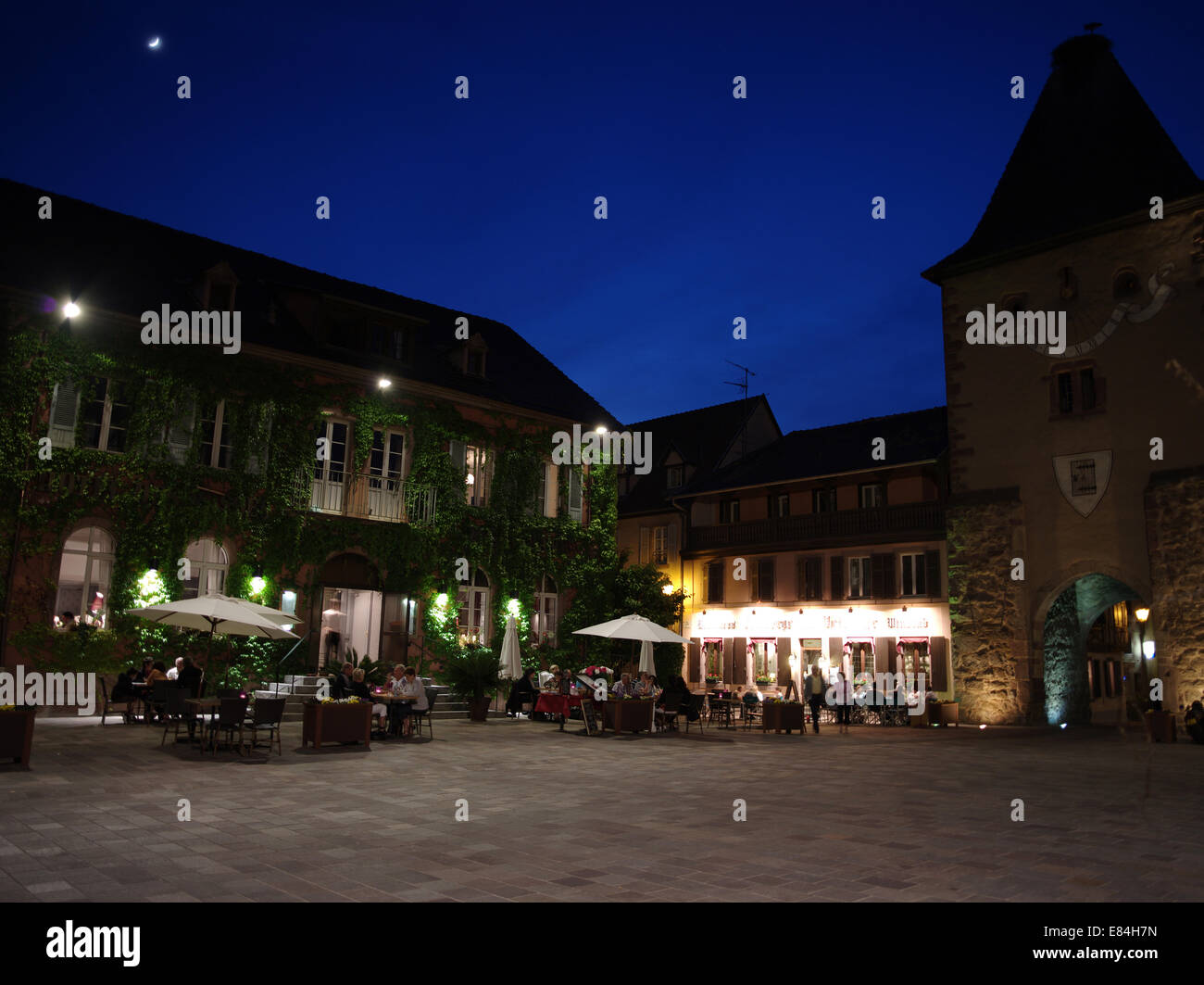 Medieval times restaurant hi-res stock photography and images - Alamy