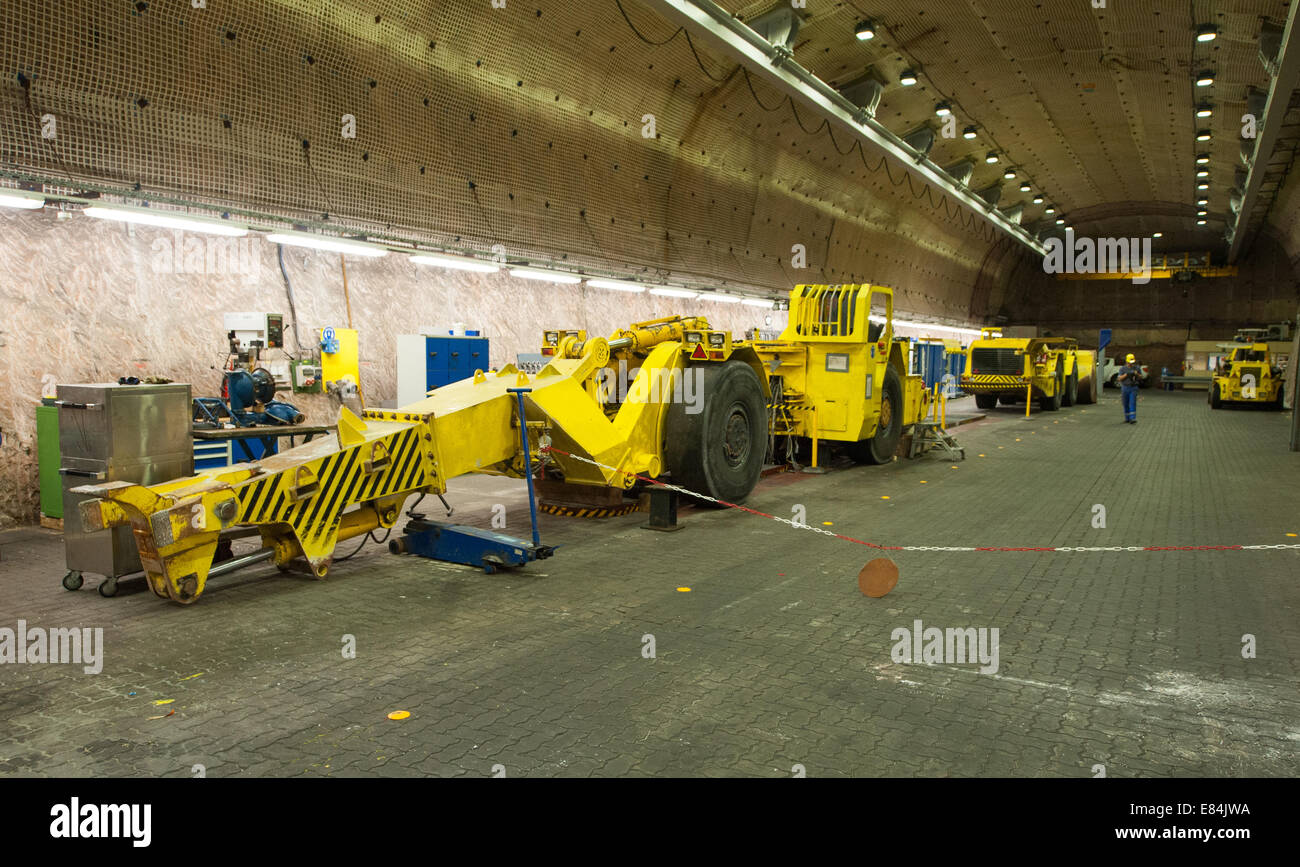 Mining vehicles hi-res stock photography and images - Alamy
