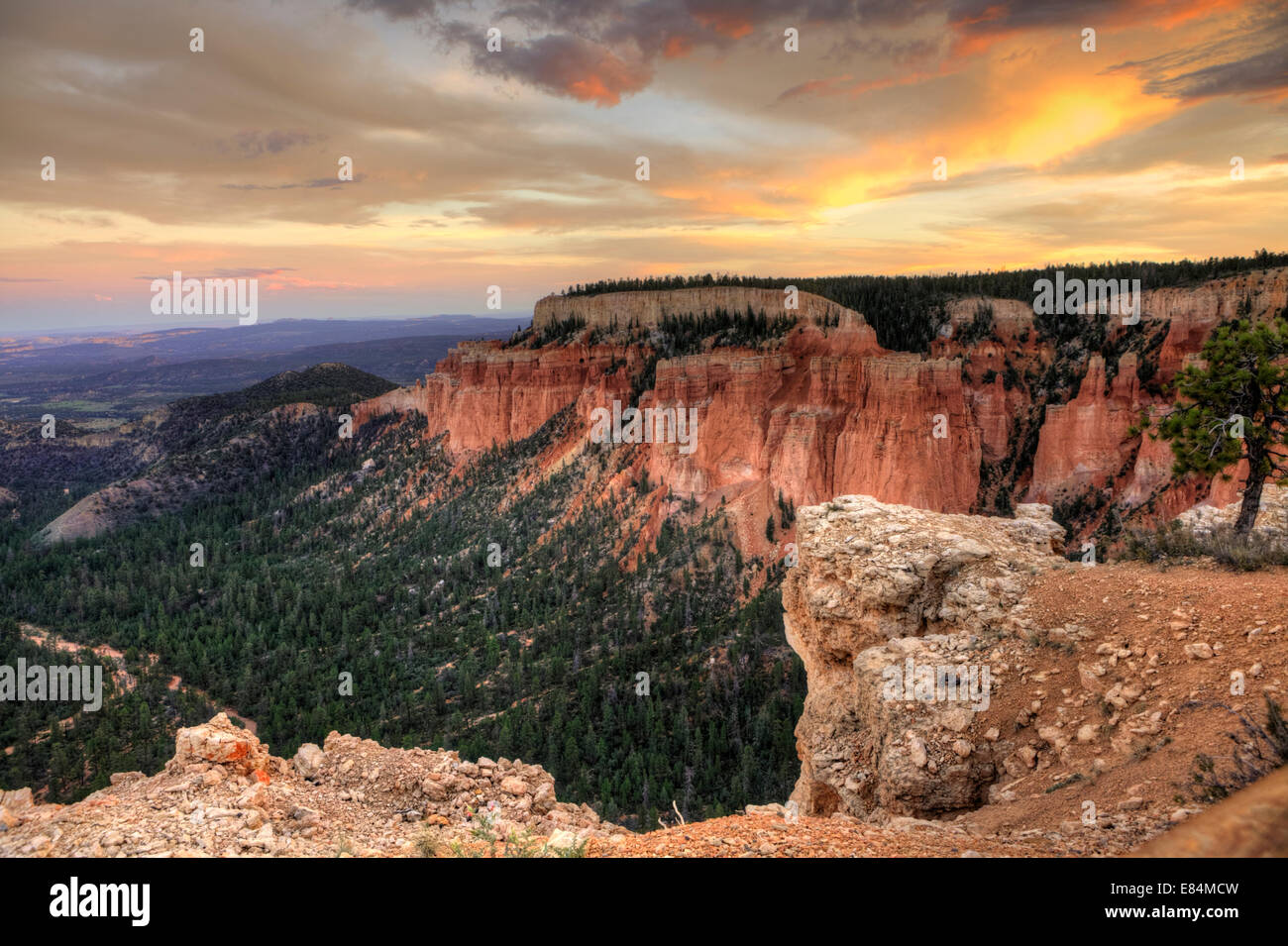 A colorful sunset at Bryce Canyon National Park, Utah, United States ...