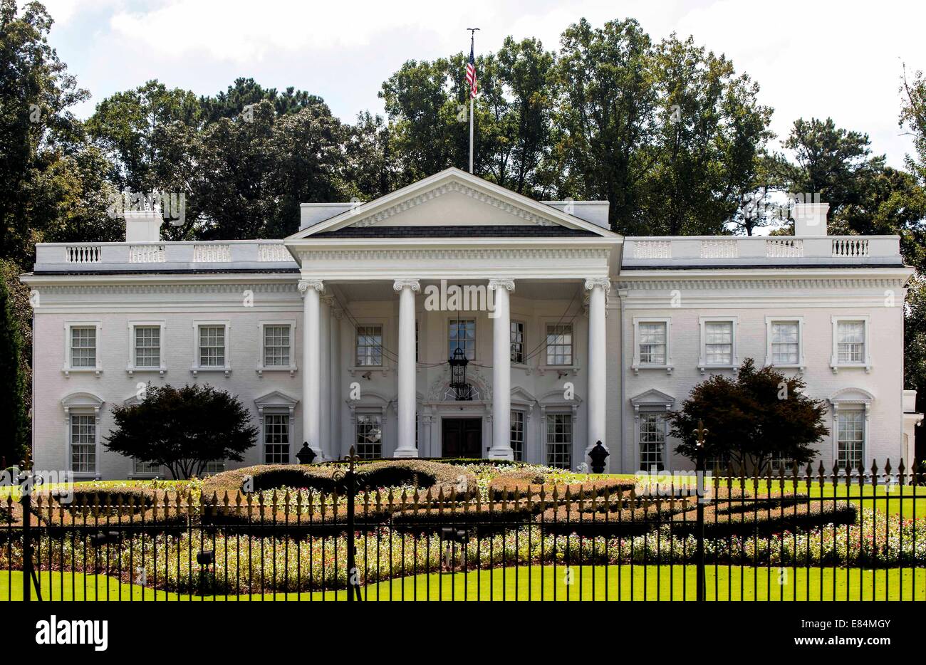 White house replica atlanta hi-res stock photography and images - Alamy
