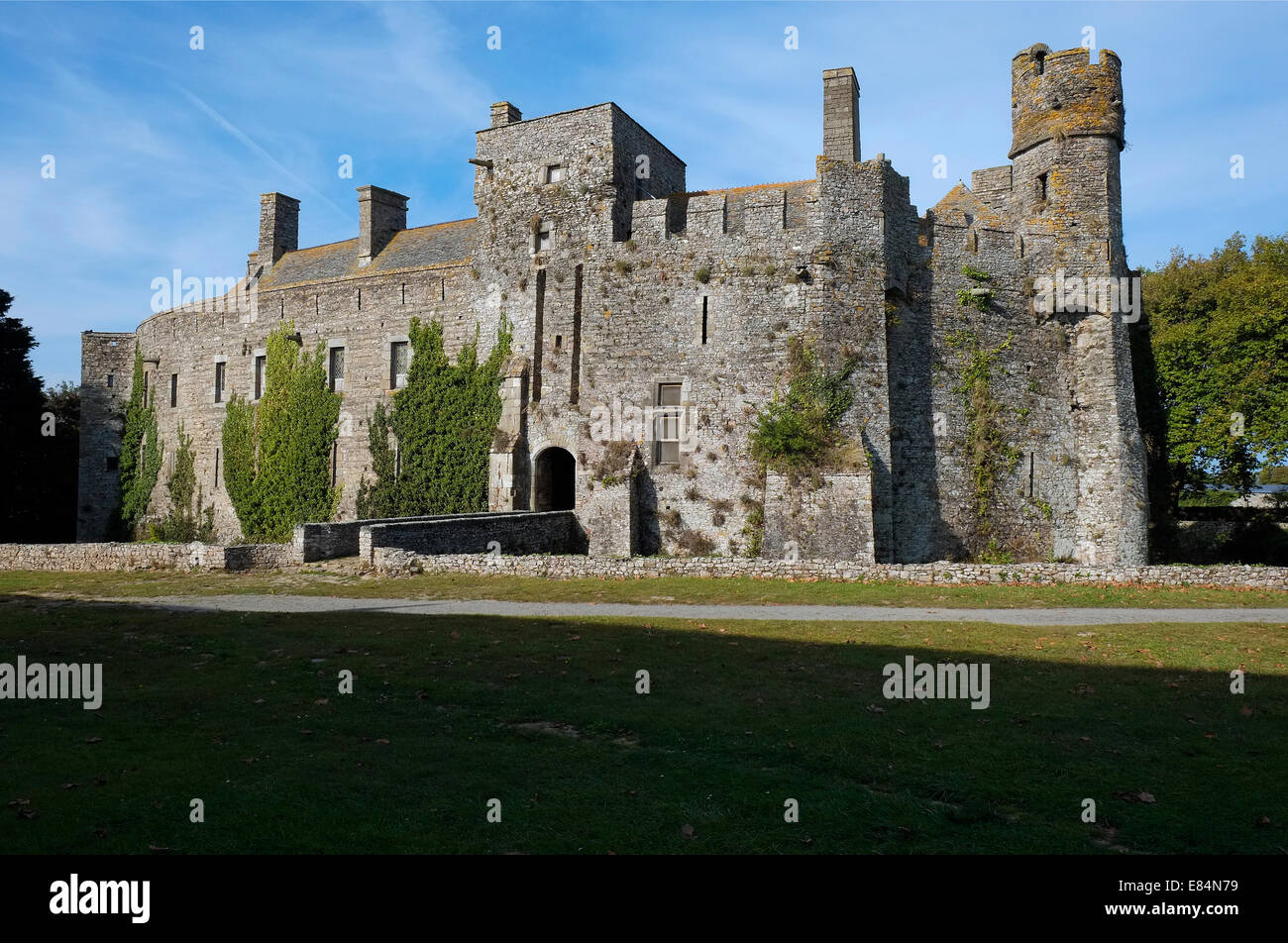 chateau fort de pirou, normandy, france Stock Photo - Alamy