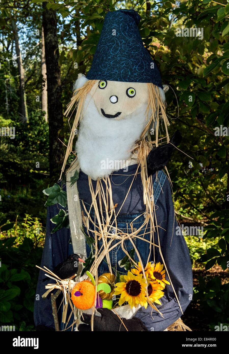 Atlanta, Georgia, USA. 30th Sep, 2014. Scarecrows handcrafted by local ...