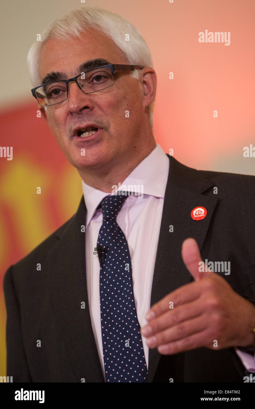 Better Together pro-Union campaign leader Alistair Darling speaks at an ...