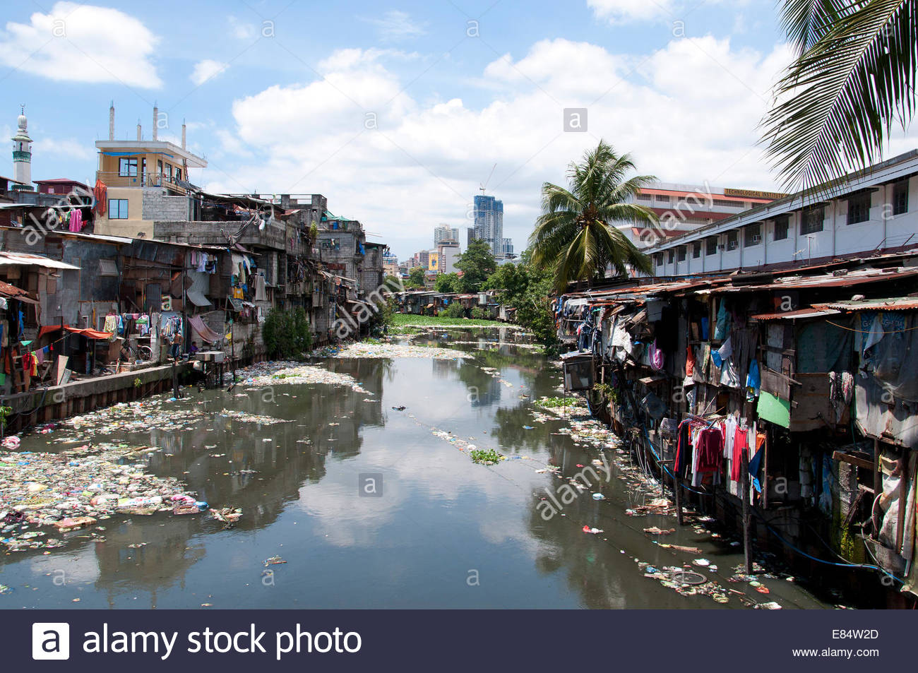 Ghetto in the Muslim district in Manila in the Philippines Stock Photo ...
