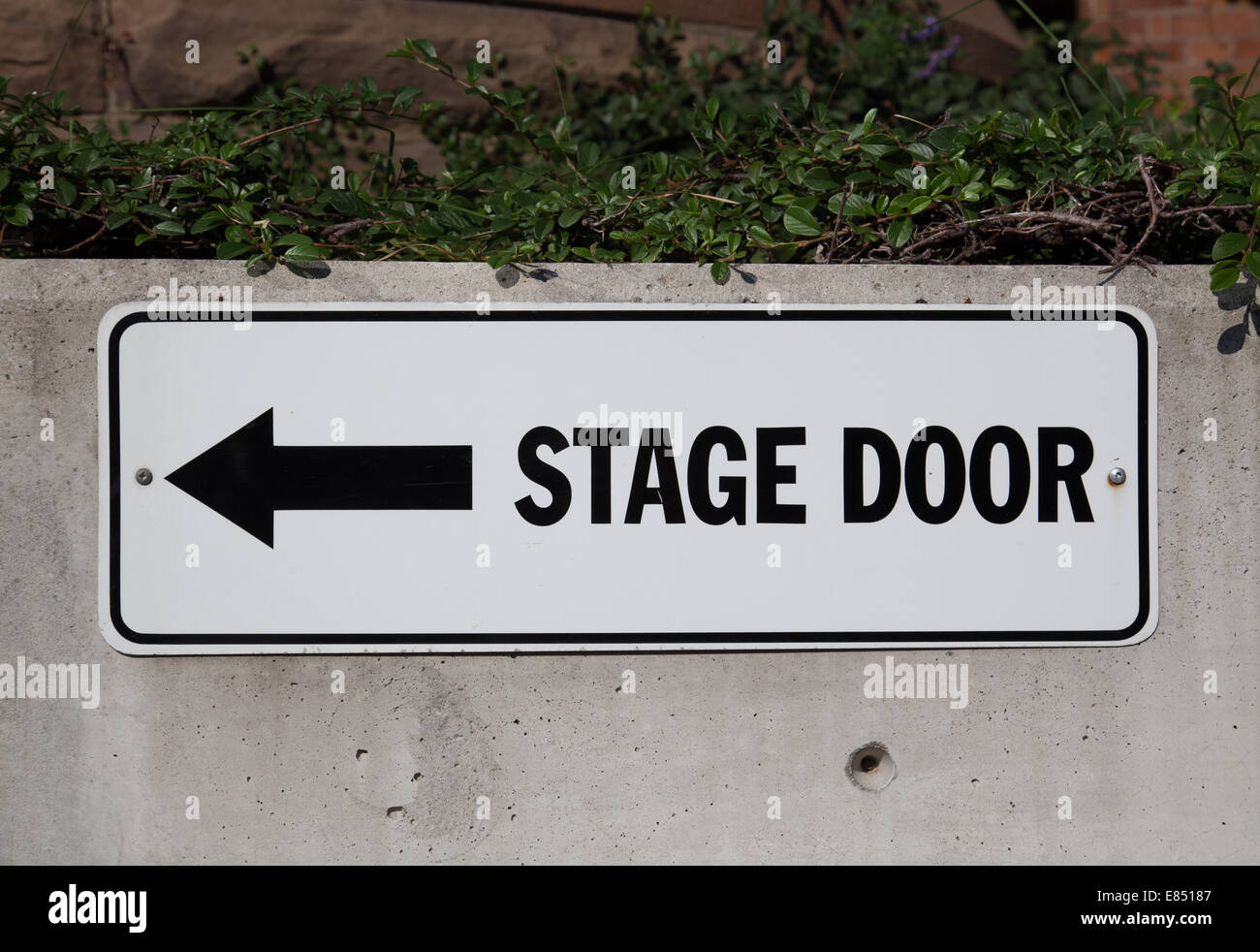 Stage door sign hi-res stock photography and images - Alamy