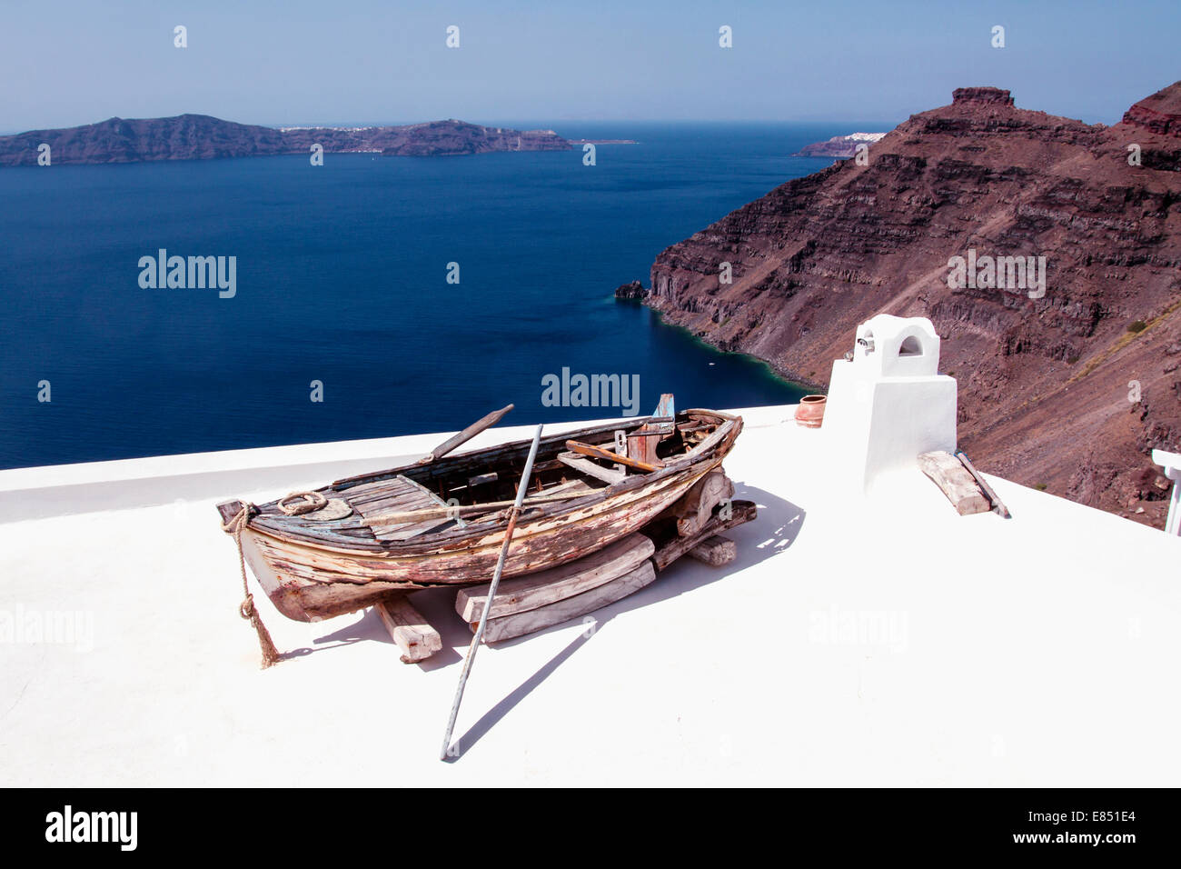 Roof of boat hi-res stock photography and images - Alamy