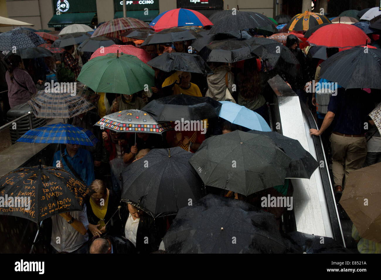 Barcelona, Spain. 30th Sept, 2014. The city center of Barcelona crowded ...