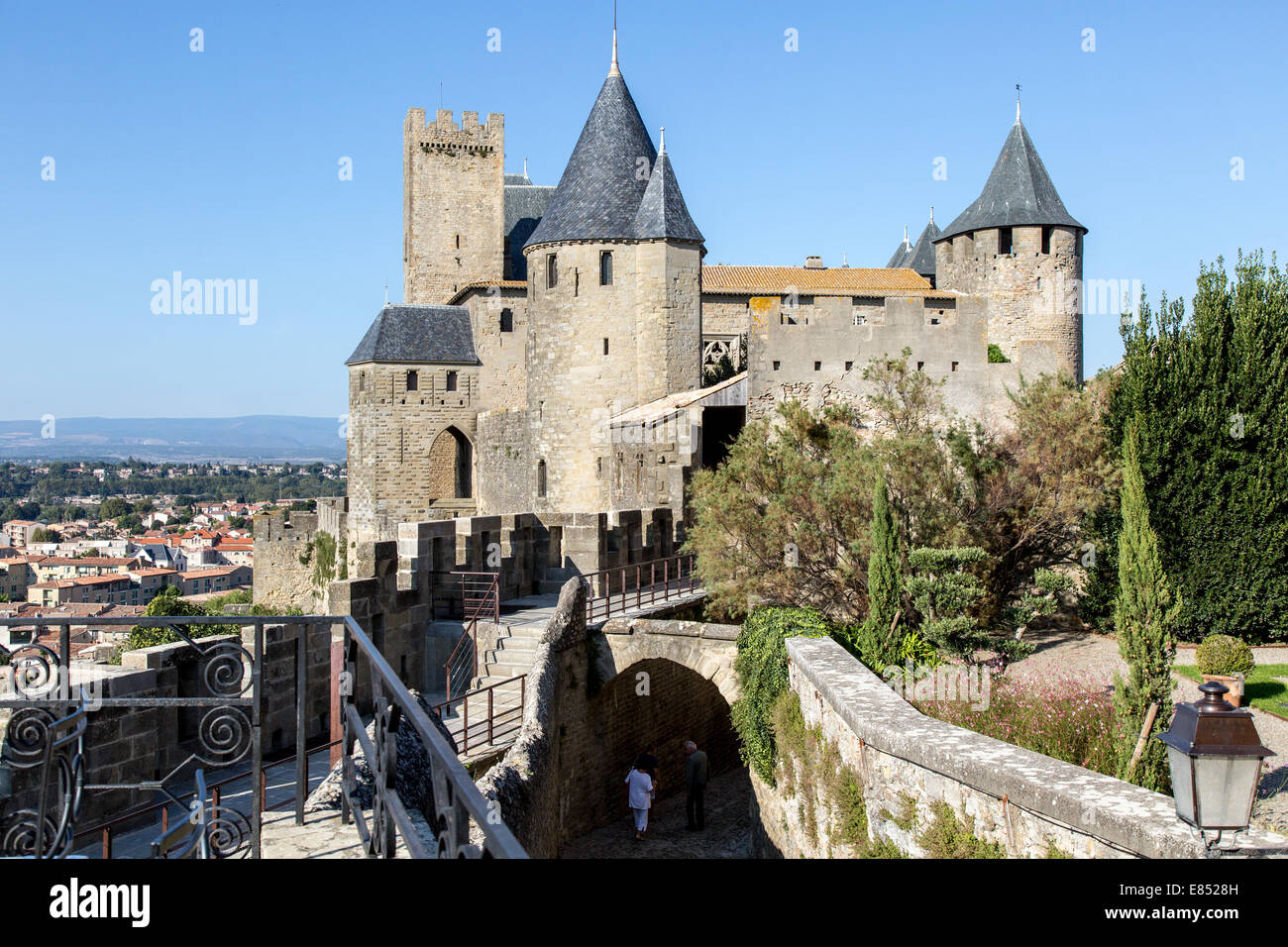 Castles ancient hi-res stock photography and images - Alamy