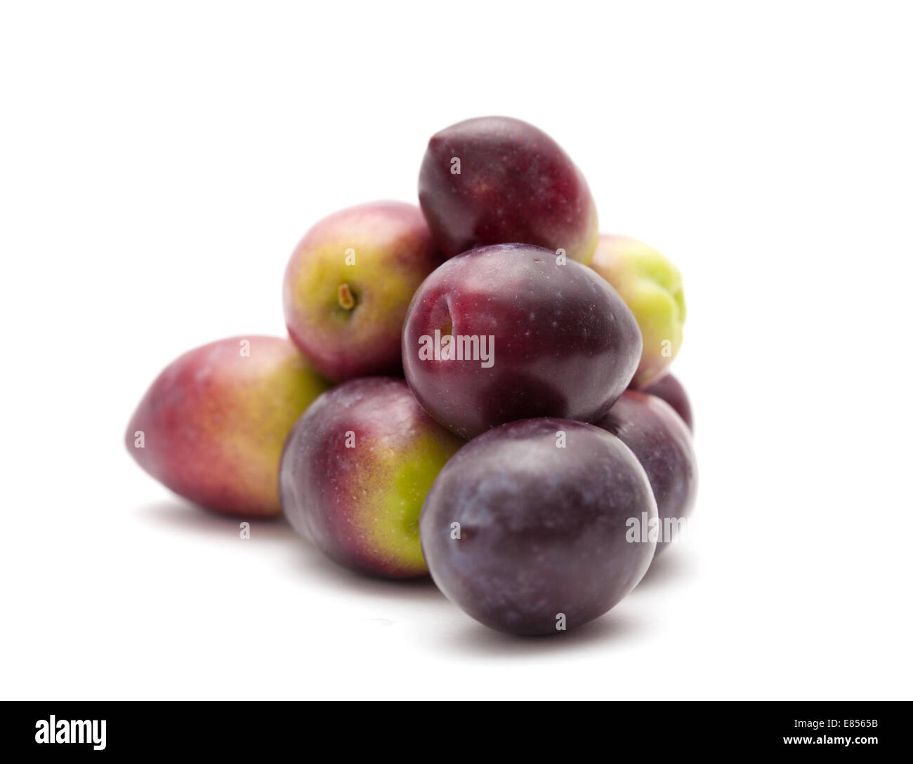 fresh raw olives isolated on white Stock Photo - Alamy