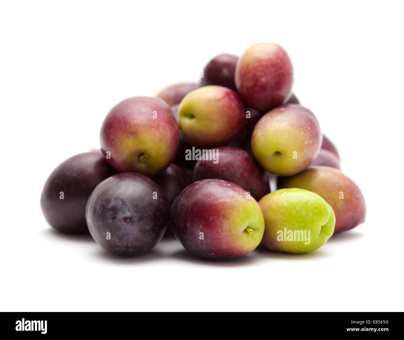 fresh raw olives isolated on white Stock Photo - Alamy