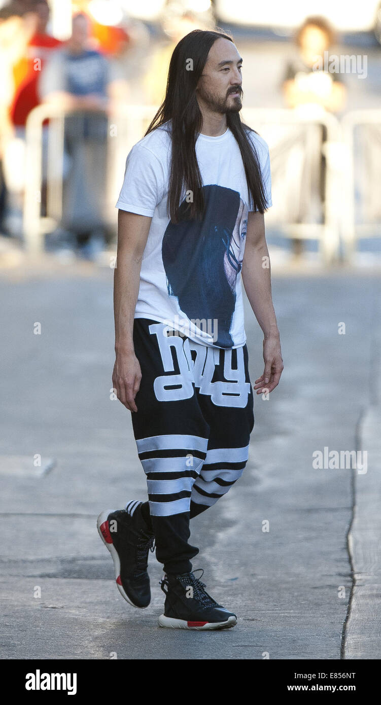 Steve aoki cake hi-res stock photography and images - Alamy