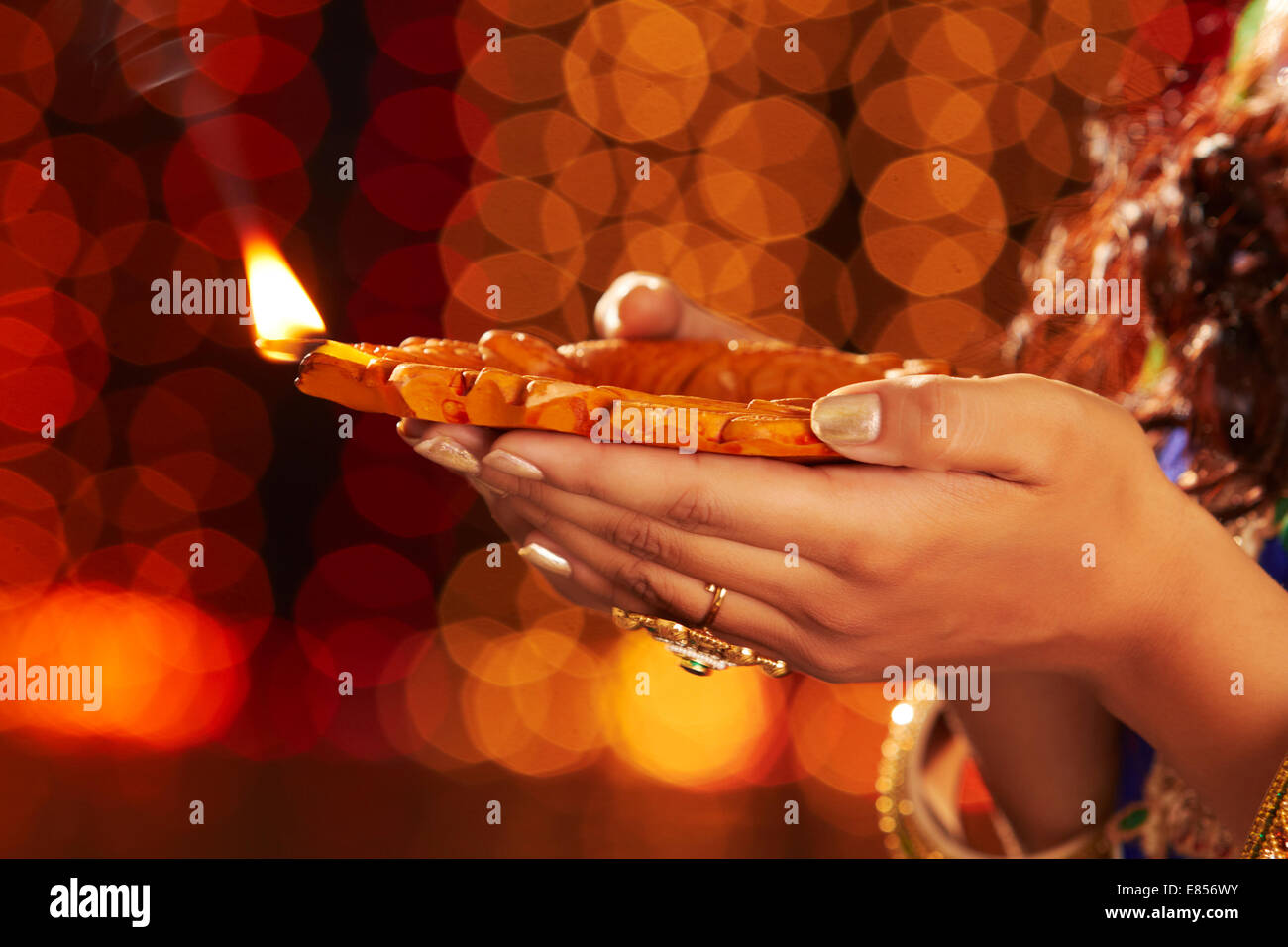 indian ladies diwali Festival diya Worship Stock Photo - Alamy