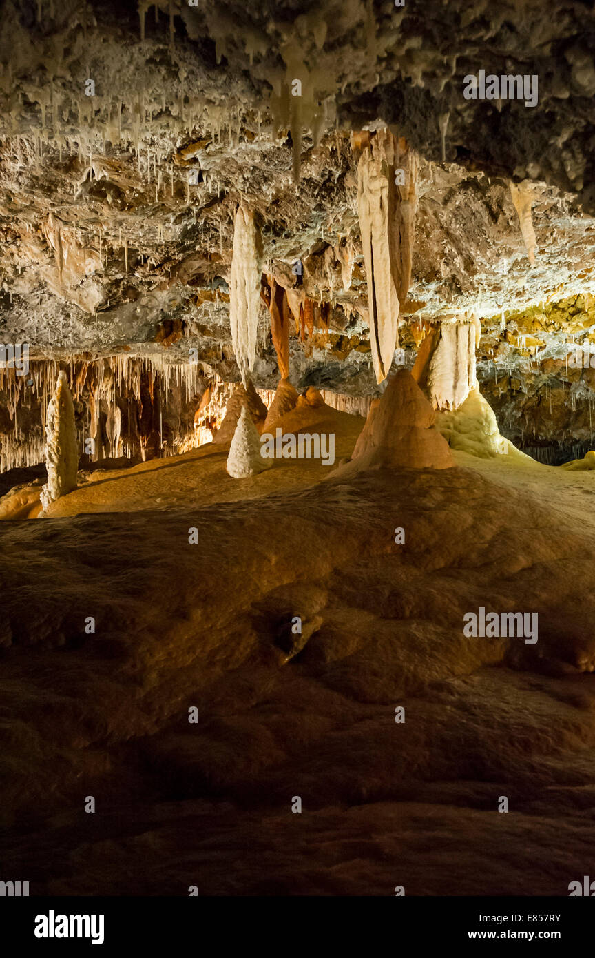 Caves italy hi-res stock photography and images - Alamy