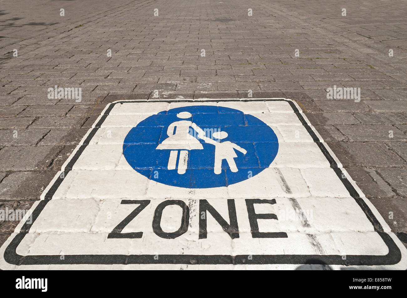 "Pedestrian zone" traffic sign, road markings, Germany Stock Photo - Alamy