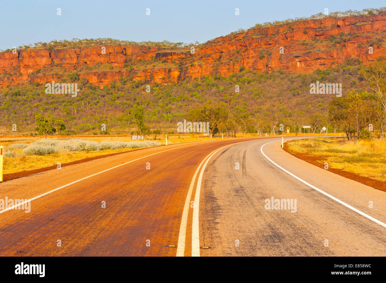 Road, red cliffs, Northern Territory, Australia Stock Photo - Alamy