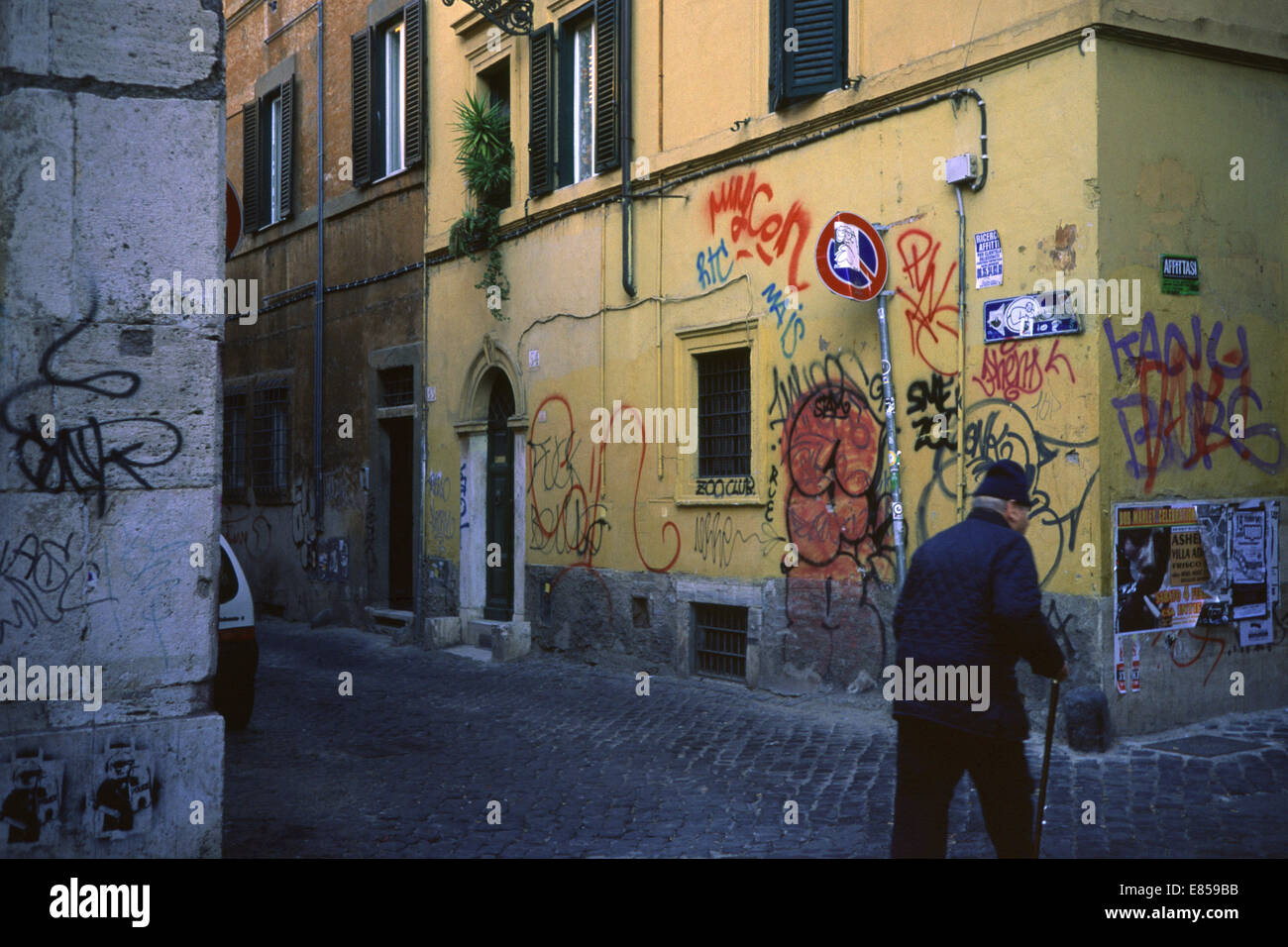 Rome graffiti hi-res stock photography and images - Alamy