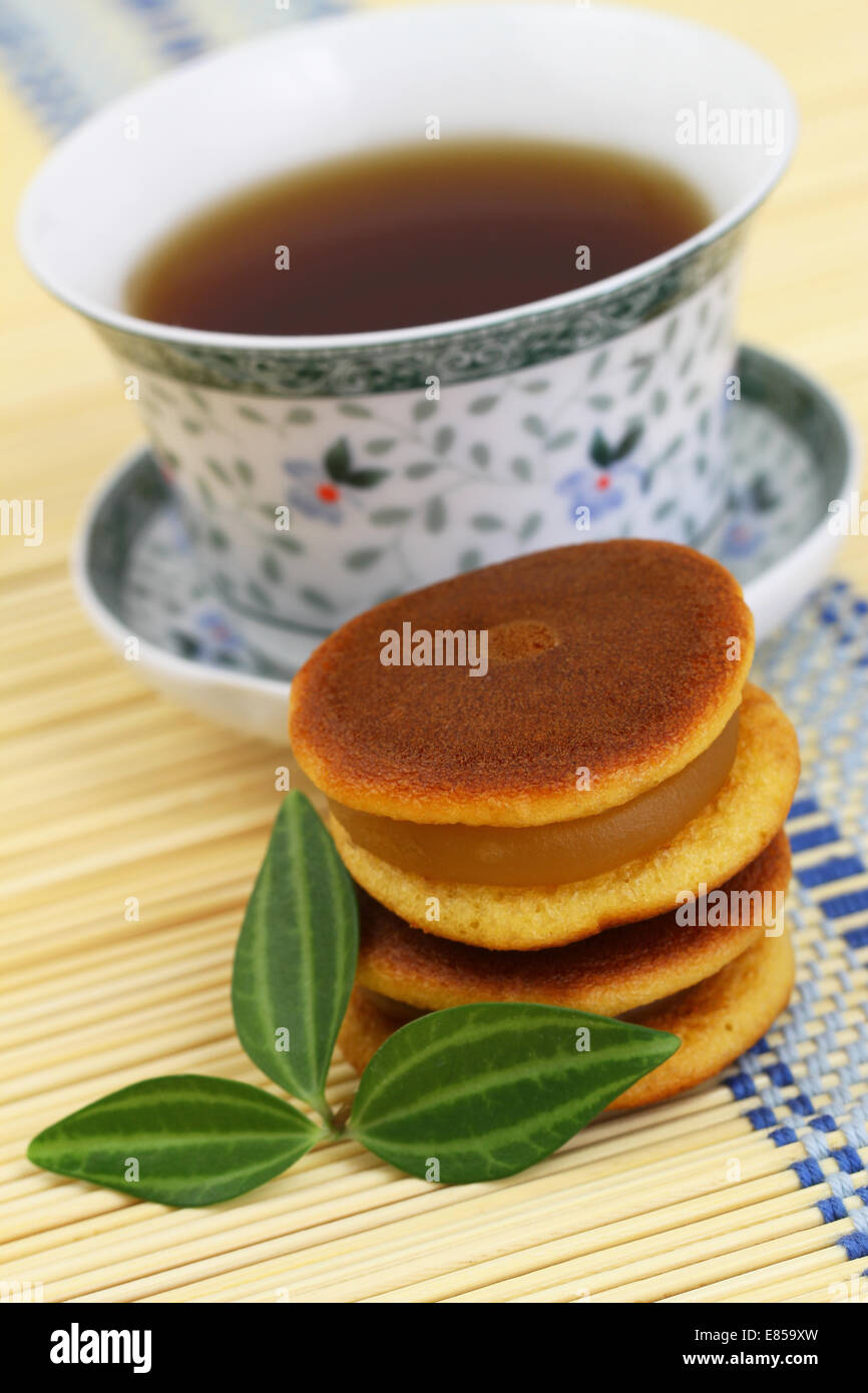 Traditional japanese cookies hi-res stock photography and images - Alamy