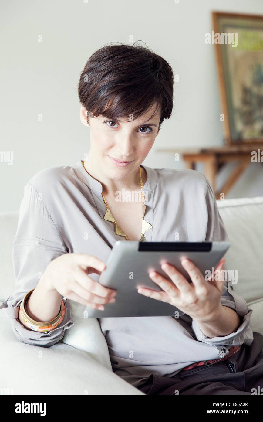 Woman on an ipad hi-res stock photography and images - Alamy