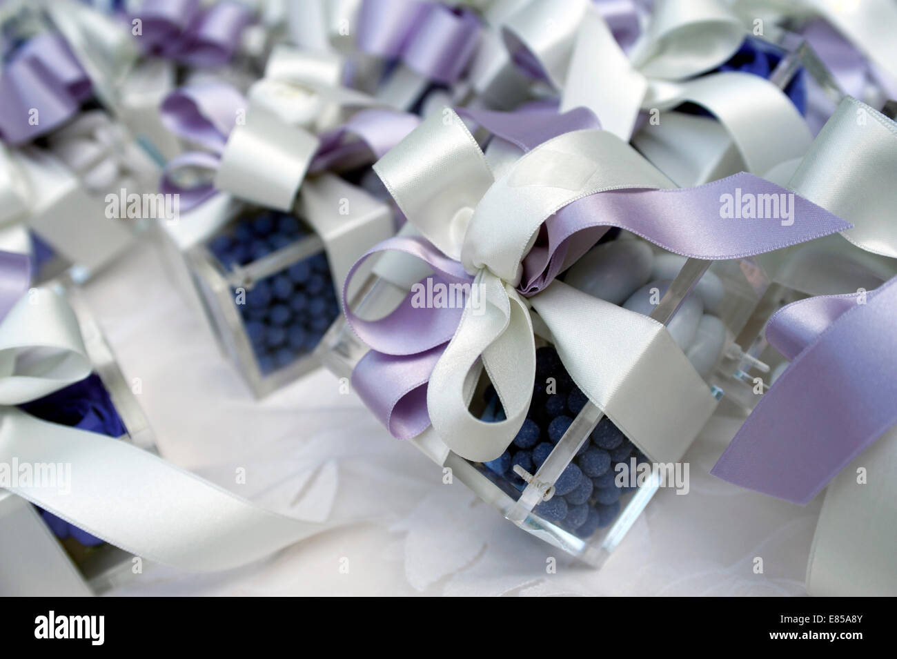 Party favor box hi-res stock photography and images - Alamy