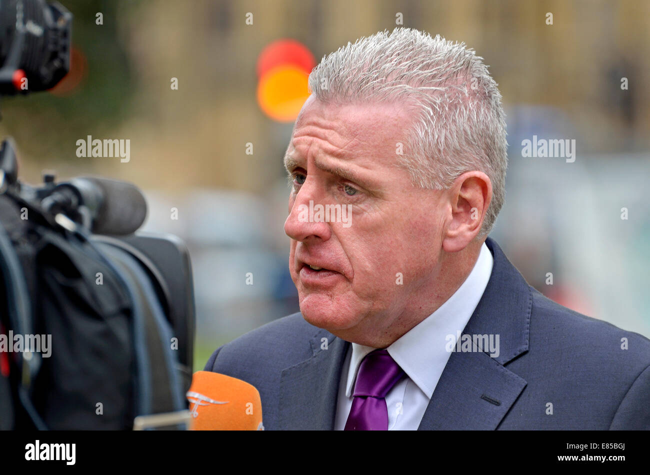 Shadow secretary of state for defence hi-res stock photography and ...