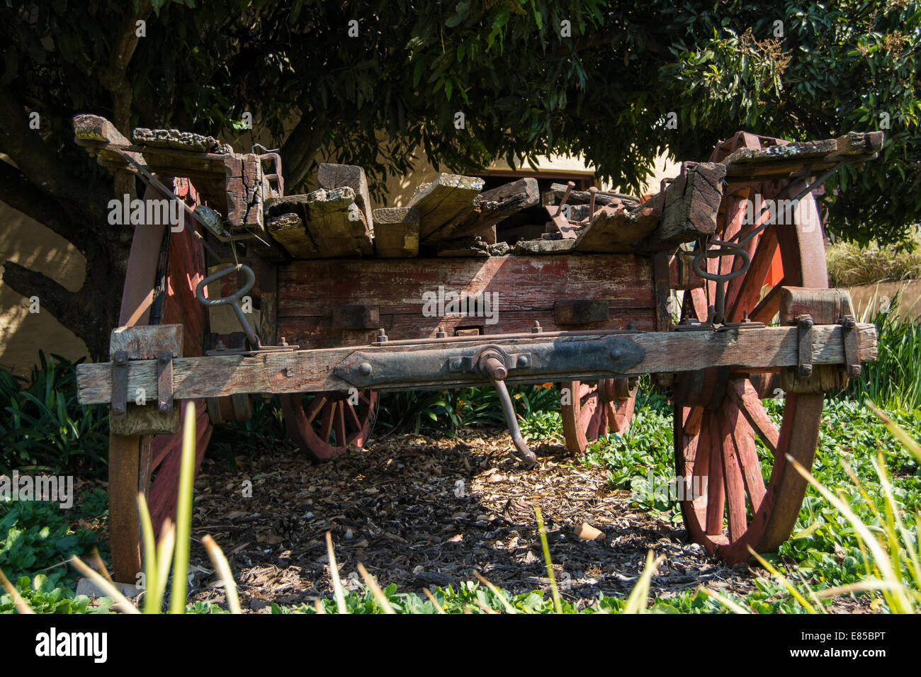 Rear view of an old wagon cart on display Stock Photo - Alamy